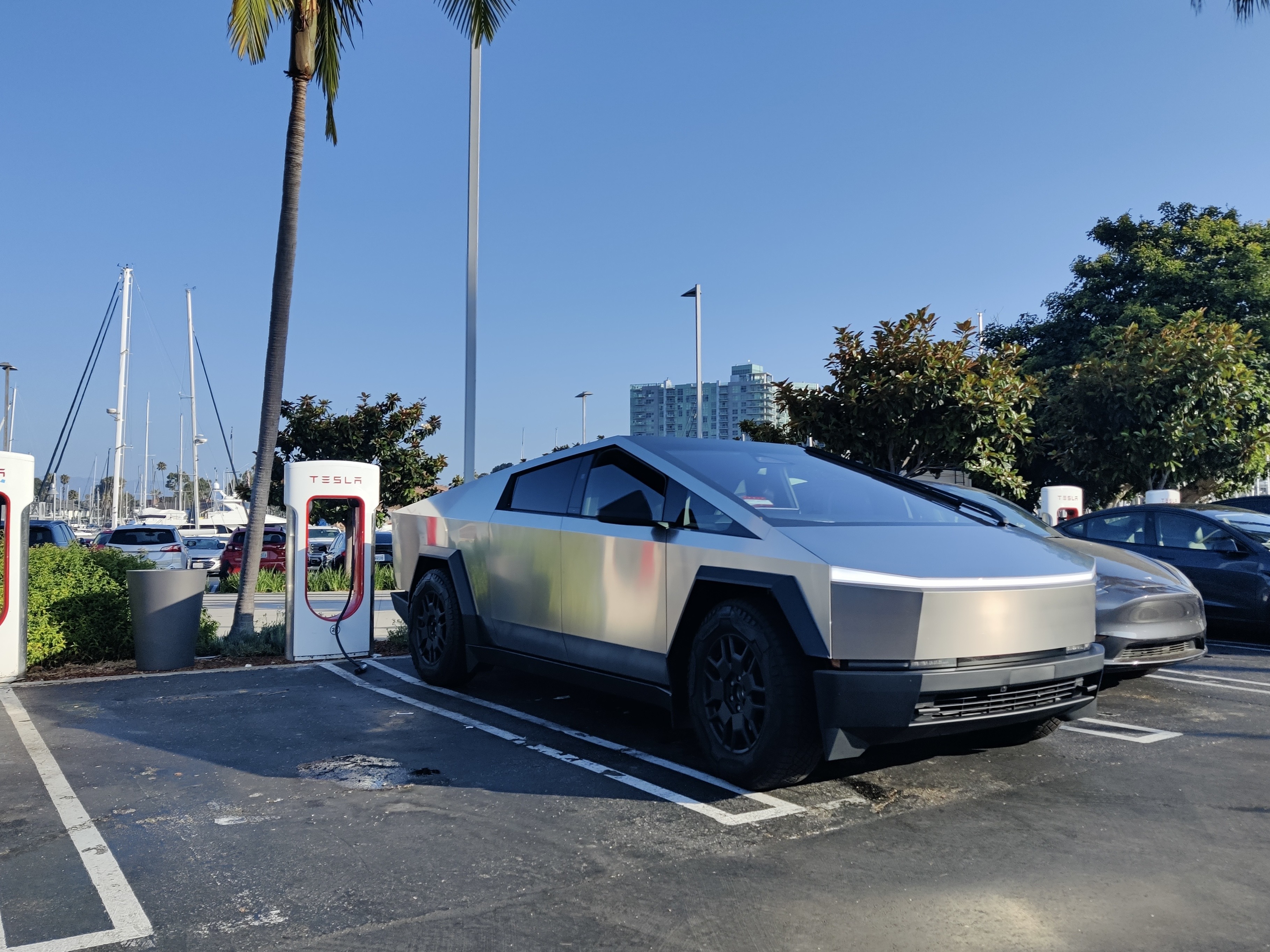 Tesla Cybertruck na celowniku armii USA. Niecodzienne zastosowanie ...