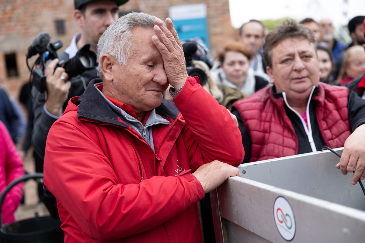 Sírva panaszkodtak a hívei Magyar Péternek az országjáráson - videó - Blikk