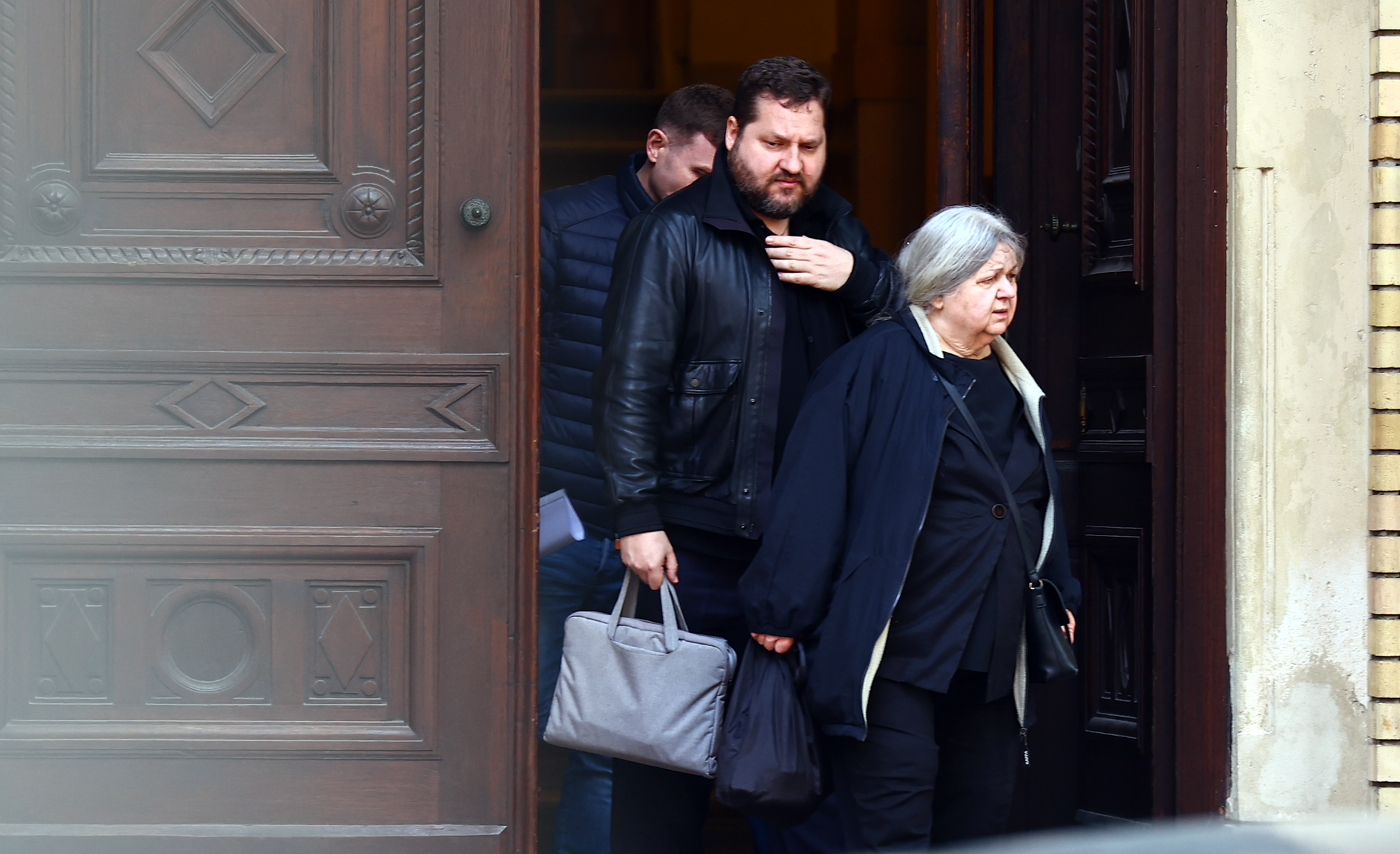 Csalás és pénzmosás miatt börtönre ítélték Koltai Róbert fiát - Blikk