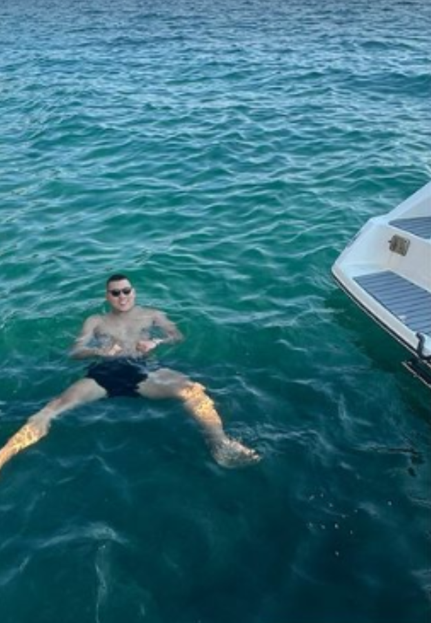 Neko radi, a neko ladi... Zoranov sin digao sve četiri uvis u Budvi! (Foto)