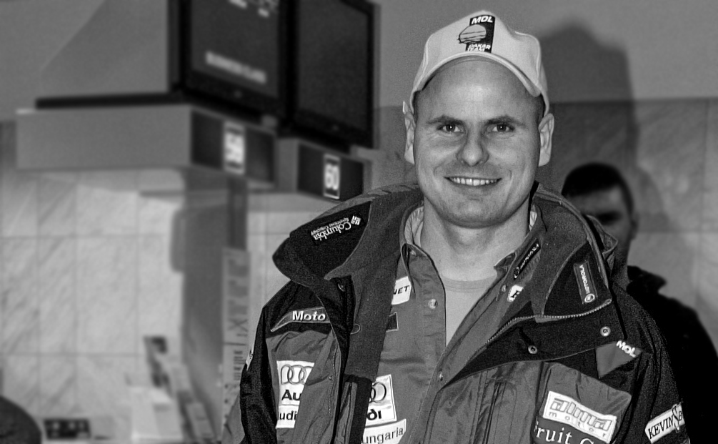 Belehalt a motorbalesetbe Varga Ákos - Blikk