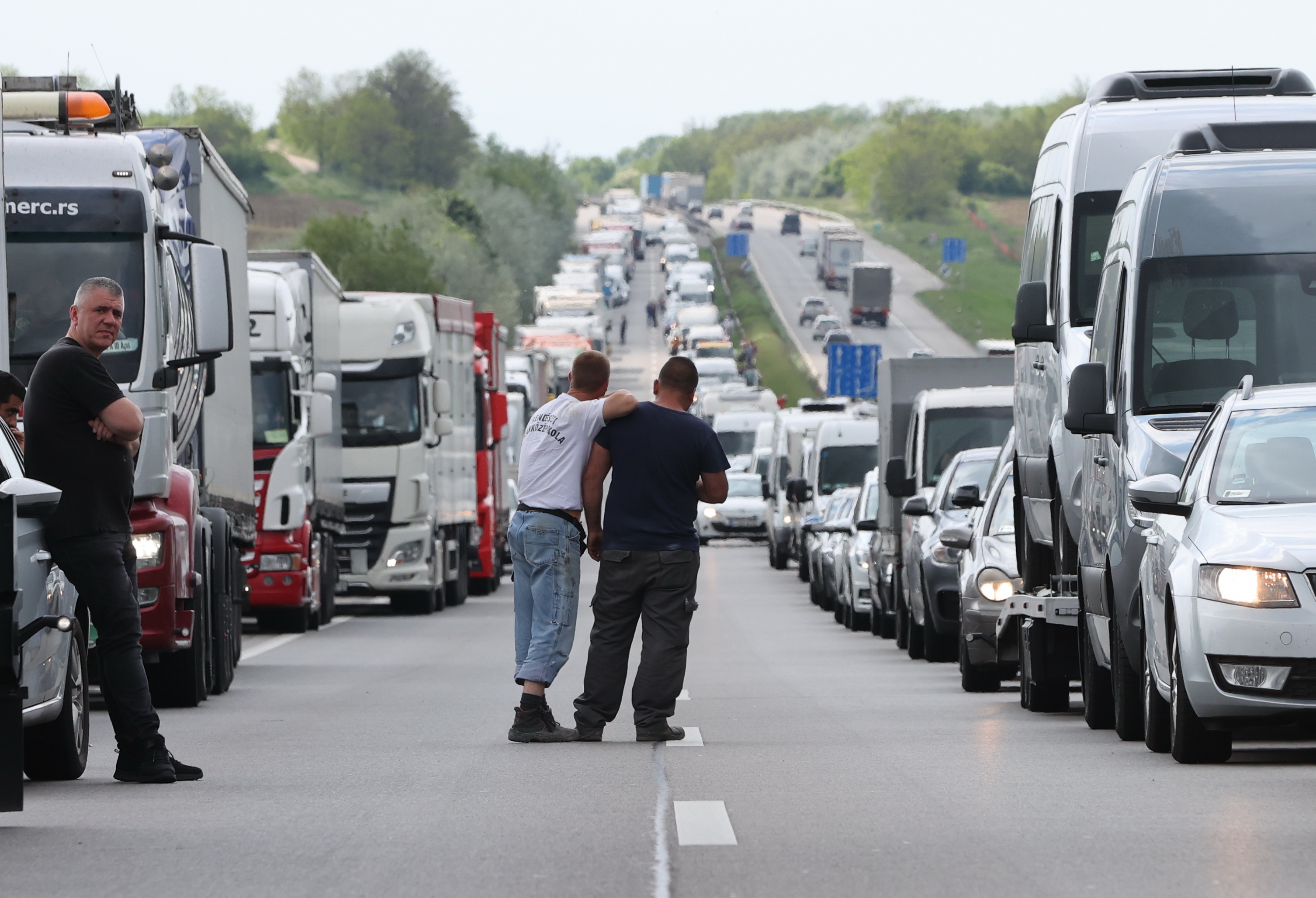 Megsérült egy híd szerkezete az M1-esen - Blikk