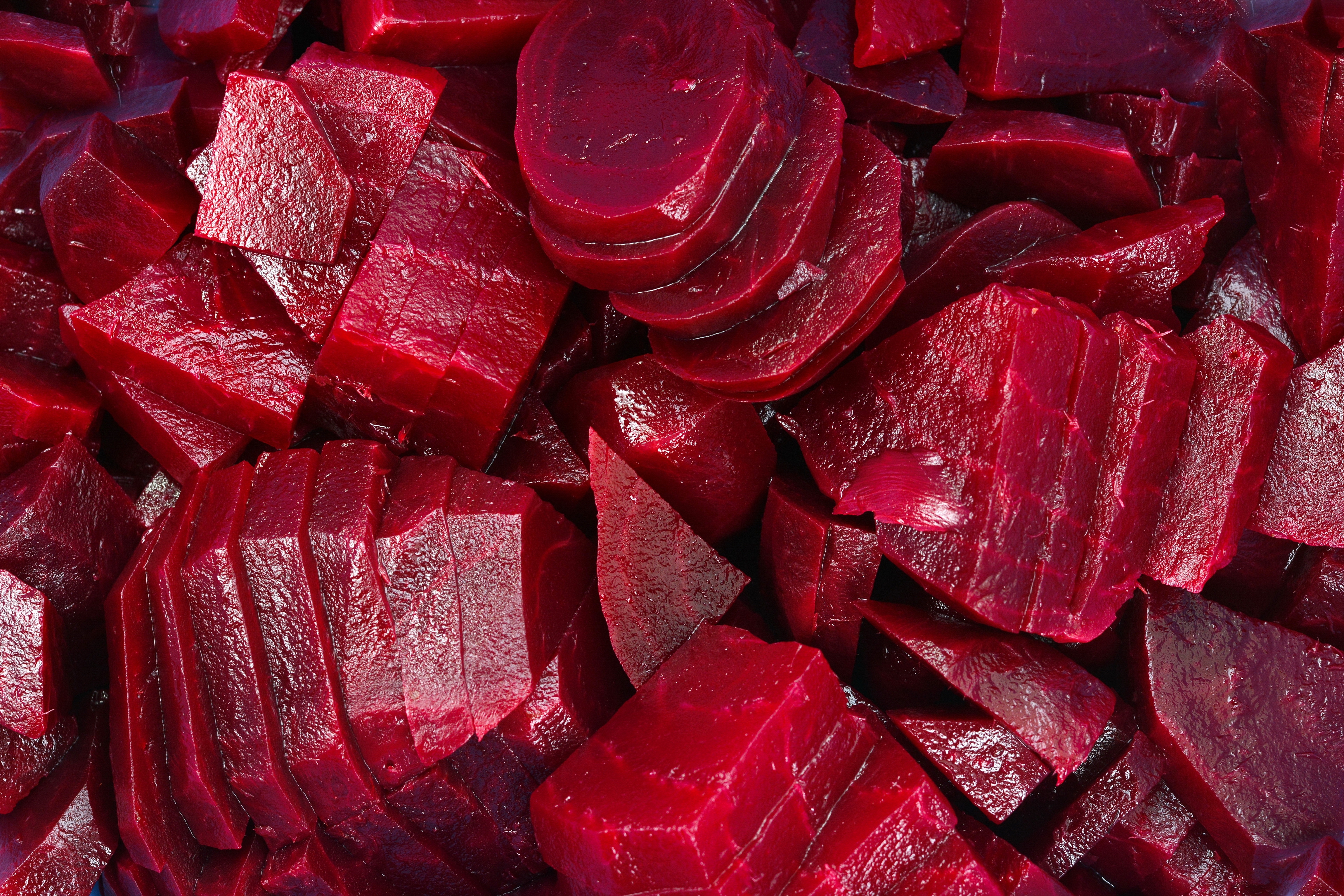 Czy można jeść surowe buraki? Ekspertka odpowiada