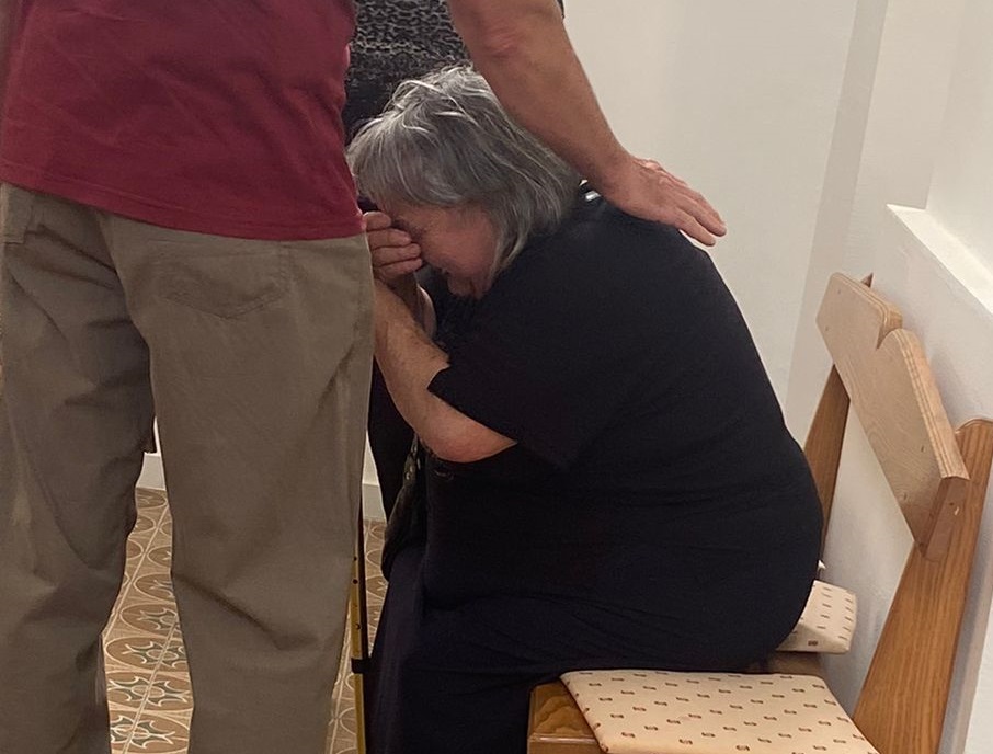 Potresne scene na sahrani Zokija Šumadinca: Sin nem od bola, majka jeca na sav glas