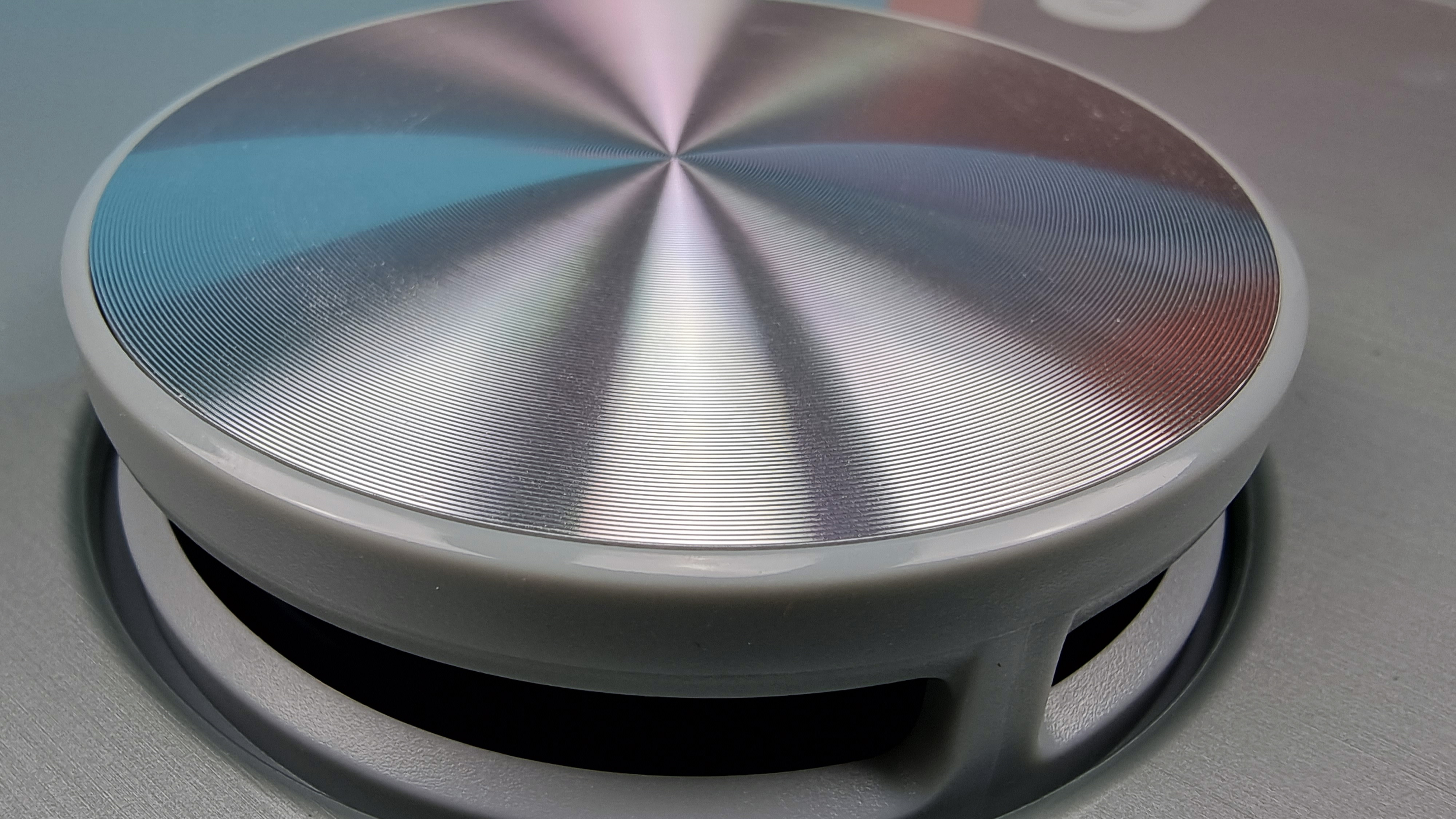 Commodore CVR 300: Saugroboter mit hervorragender Laser-Navigation und ...