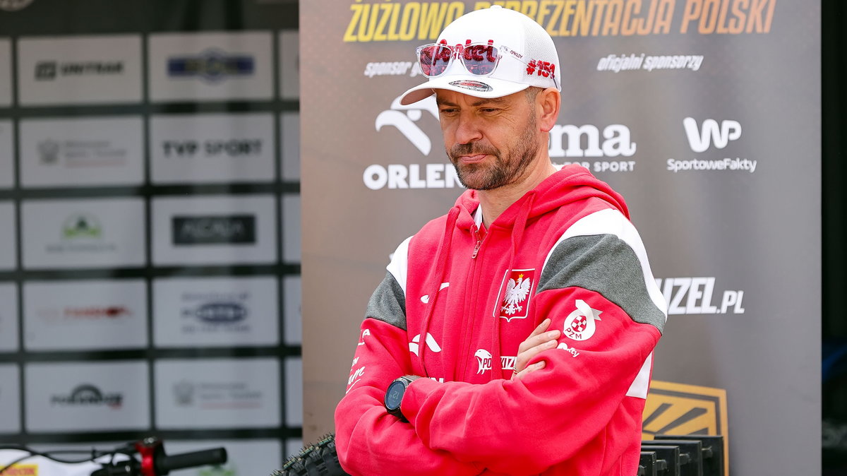 Świetnie zaczął mecz, ale poszedł w odstawkę. Dyrektor wyjaśnia powody ...