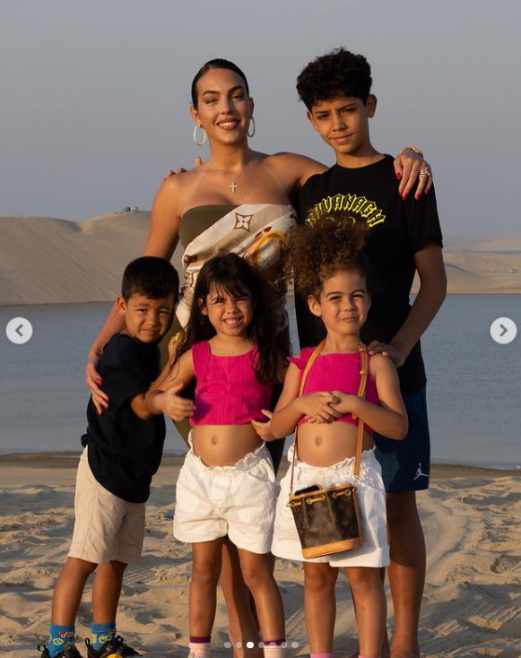 Partnerka Ronaldo pokazała zdjęcia z Kataru. Fani zwrócili uwagę ...