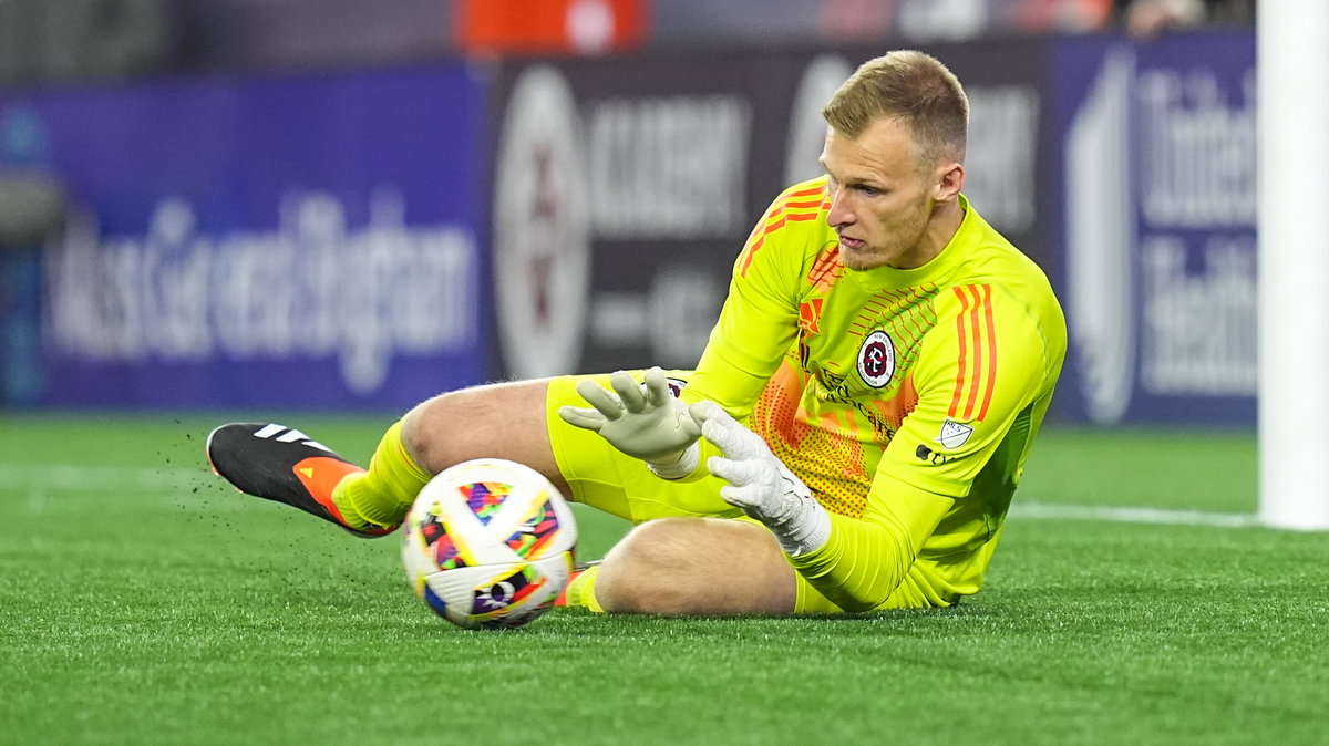 Dopiero co opuścił Ekstraklasę, a już wraca! Pilne wzmocnienie Pasów ...