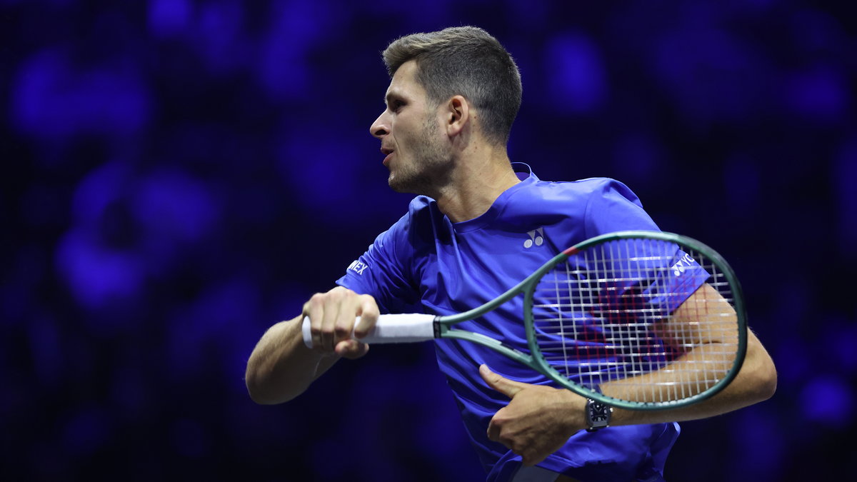 Porażka Huberta Hurkacza. Polak nie żegna się z Szanghajem - Przegląd ...