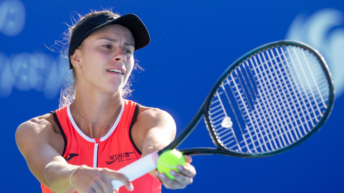 Magda Linette pomoże Polsce. Rozpocznie ważne starcie w Billie Jean ...