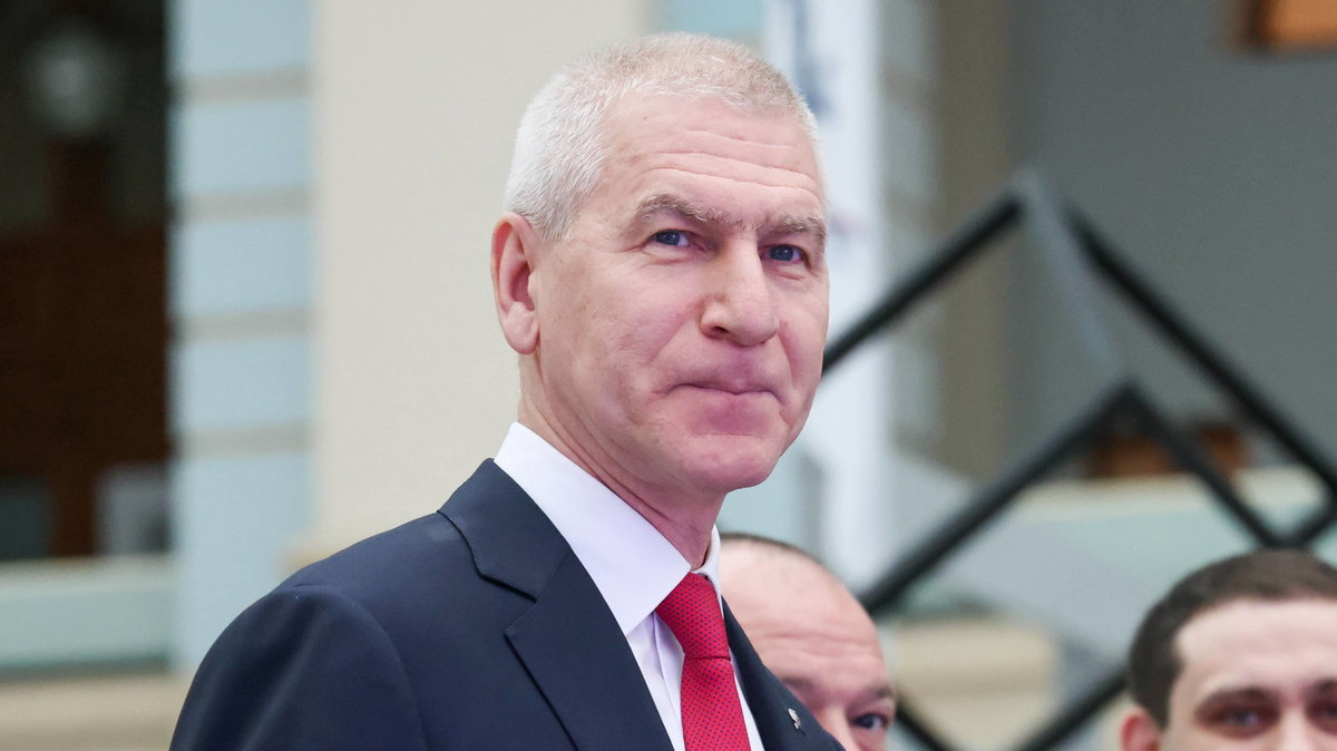 Rosyjski minister przekonuje: jego kraj wyznacza standardy. A ...