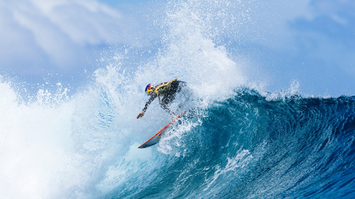 Nie żyje surfer zaatakowany przez rekina. Pierwszy taki atak od trzech ...