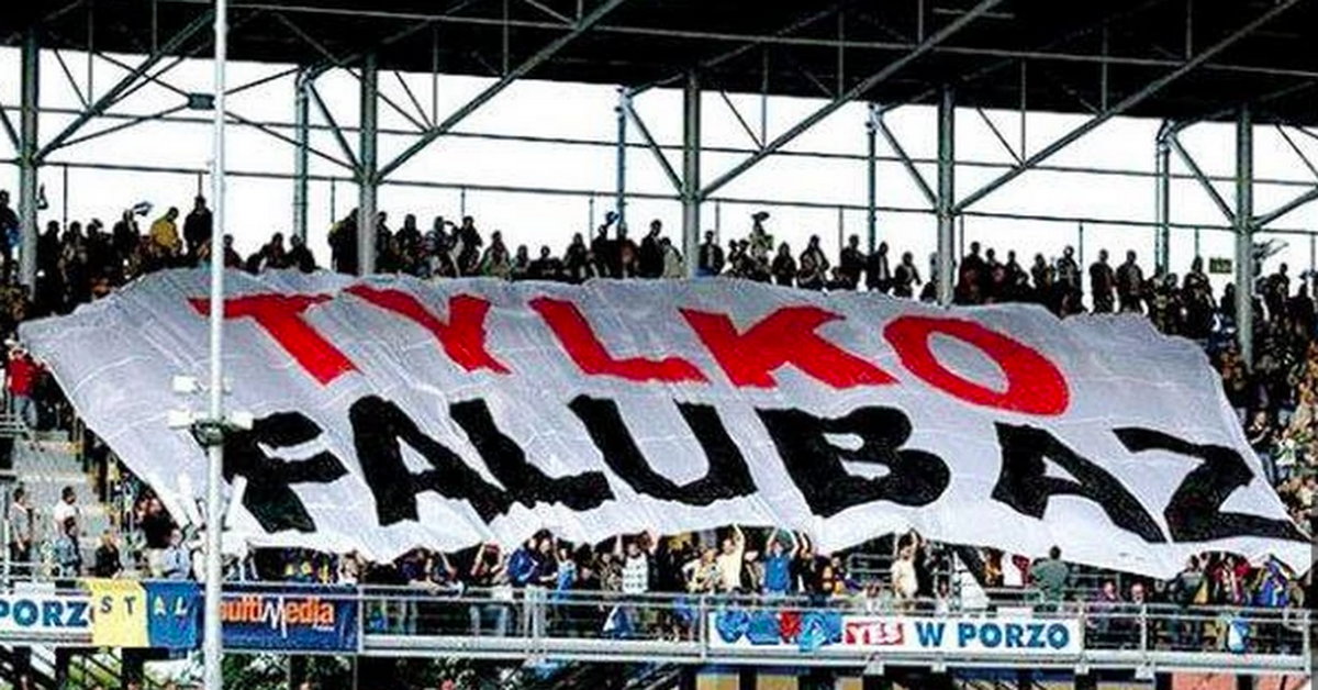 Żużel: Fani Stali Gorzów rozwinęli oprawę "Tylko Falubaz". Wniósł ją ...