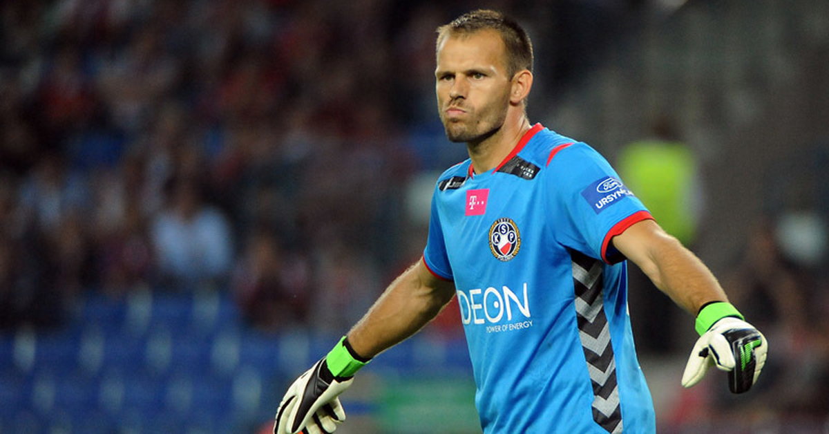 Legia - Polonia: Pawełek i Injac najlepsi wśród Czarnych Koszul ...