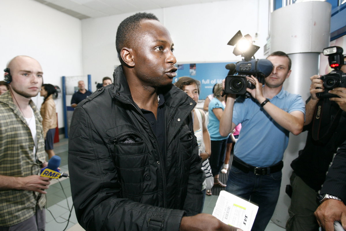 "Fakt": Olisadebe ukrywa swój prawdziwy wiek? - Przegląd Sportowy Onet