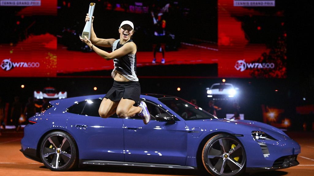 Iga Świątek rusza po trzecie porsche do kolekcji. Jest zachwycające ... Iga Świątek rusza po trzecie porsche do kolekcji. Jest zachwycające ...
