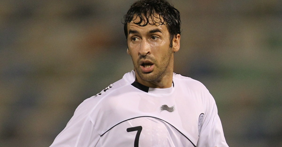 Kolejny świetny gol Raula - Przegląd Sportowy Onet