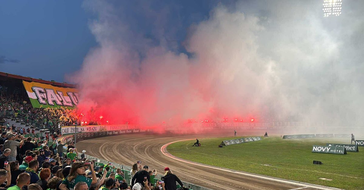 Skandal na derbach w lidze polskiej. Policja prowadzi dochodzenie - Przegląd Sportowy Onet
