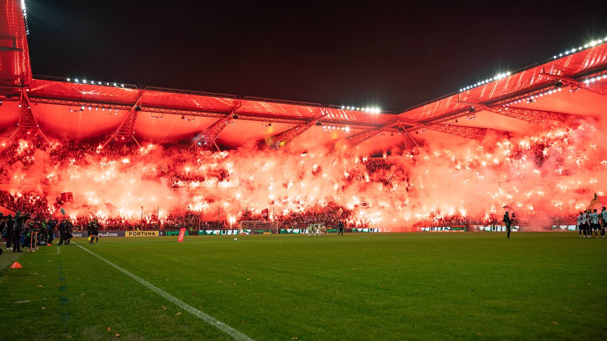 To, co zrobili kibice Legii Warszawa, robi drugi obieg na świecie. Pękł ...