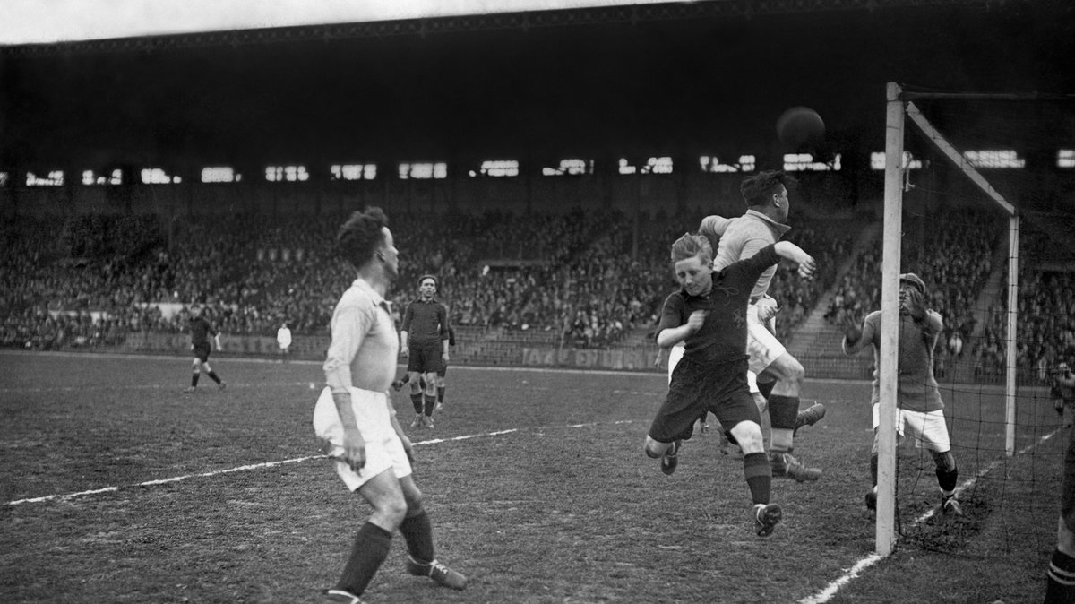 Kolaborant. Historia kapitana reprezentacji Francji, który mordował dla ...