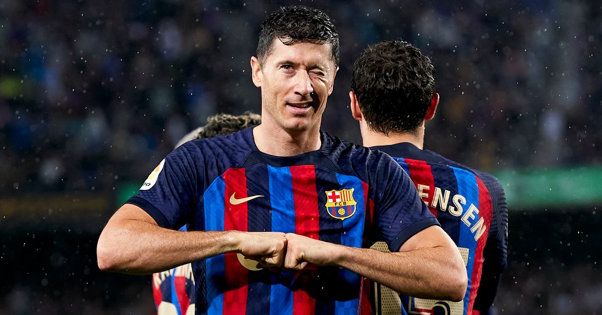 Robert Lewandowski nie ma sobie równych. W tym wieku lepszego nie było ...