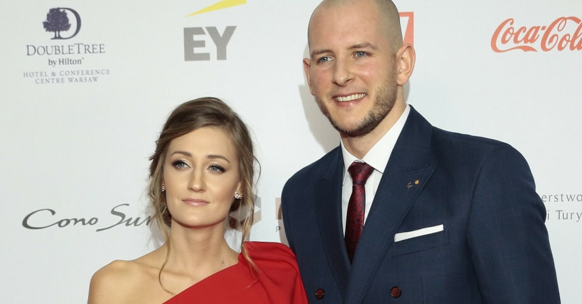 Anna Kurek - żona Bartosza Kurka zachwyciła na ślubie. Ma nową fryzurę ...