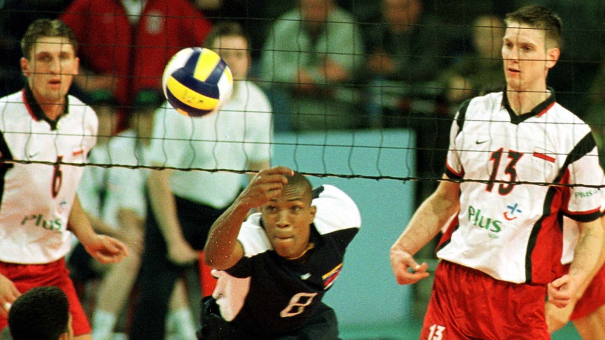 Kadziewicz chciał pomóc koledze z kadry. Zamieszanie w samolocie [WIDEO ...