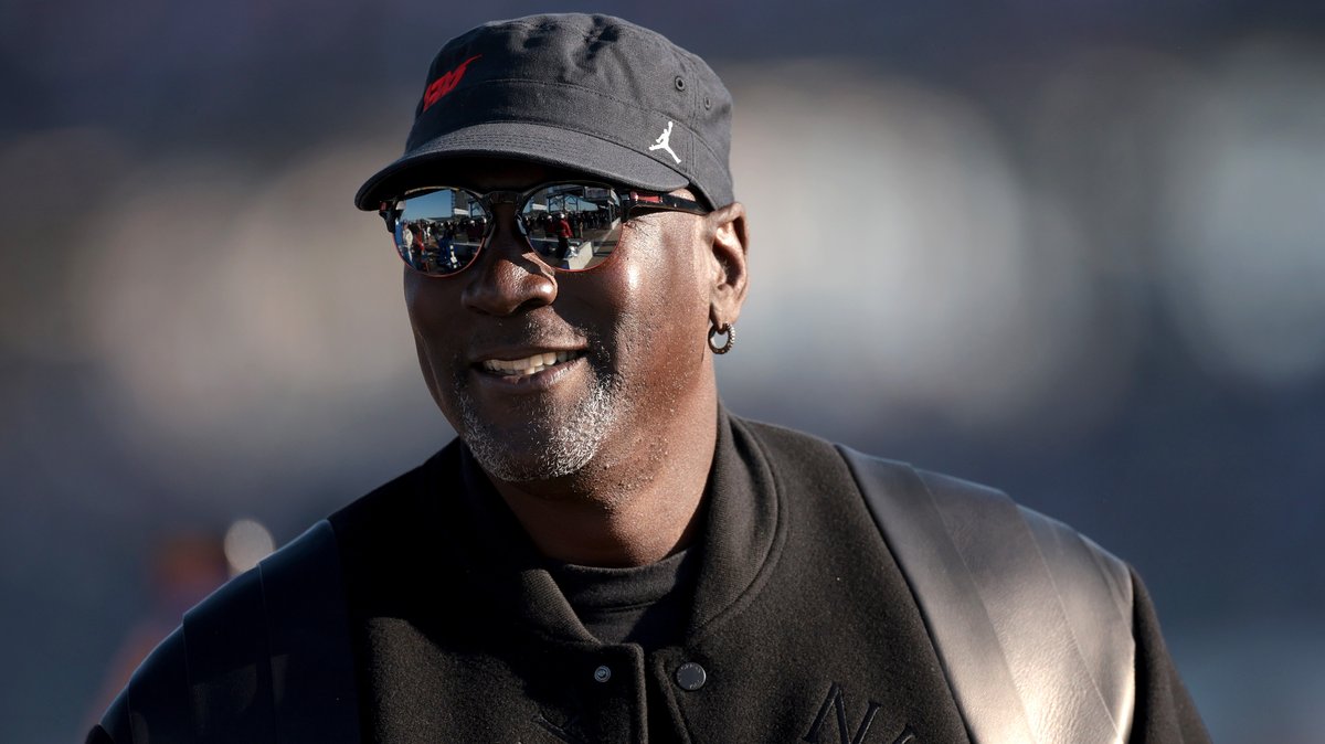 Koszulka Michaela Jordana sprzedana. Gigantyczna kwota! Rekordowa ...