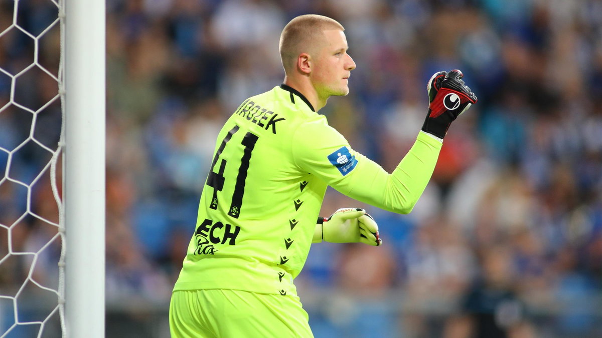 Pogoń - Lech. Powiew świeżości między słupkami. Cojocaru i Mrozek wywalczyli sobie miejsca w ...