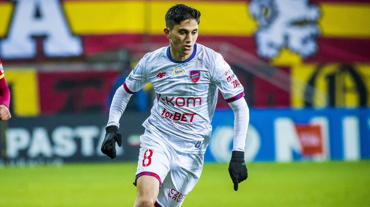 Sensacyjny debiutant w kadrze Fernando Santosa. Selekcjoner tłumaczy ...