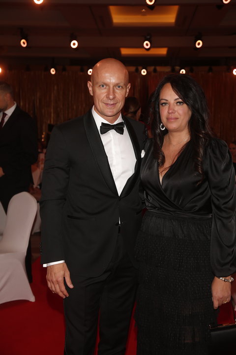 Szymon Marciniak pokazał żonę. Pojawił się z nią na Gali Mistrzów ...