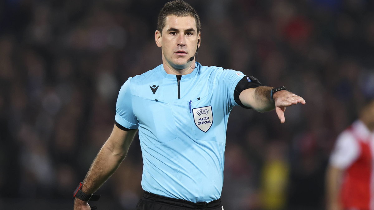 Oficjalnie: Znamy sędziego meczu Lecha Poznań. Polacy już go znają ...