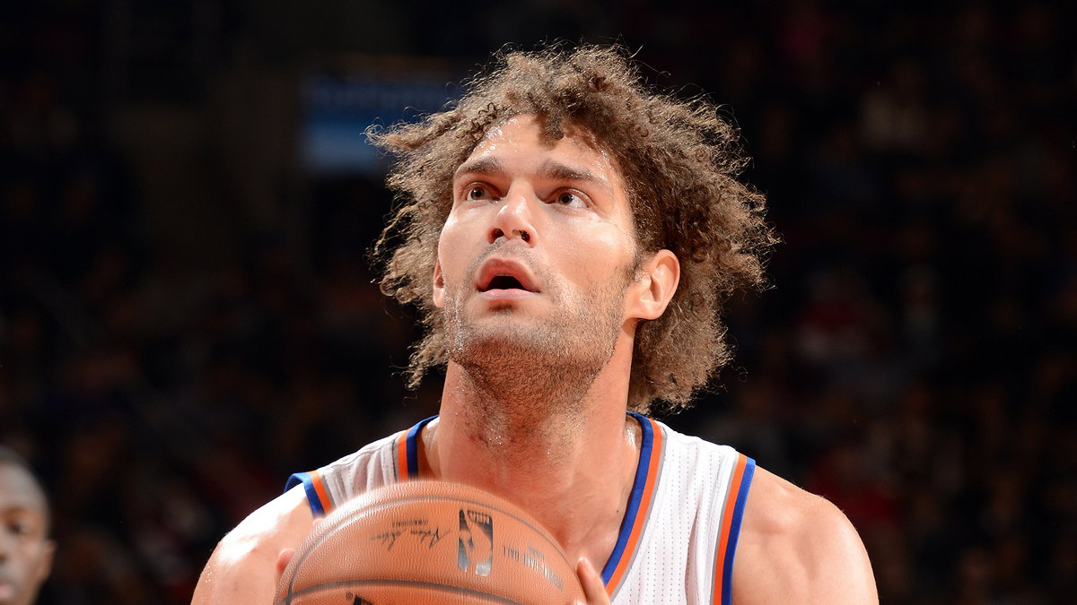 Robin Lopez znów zaatakował maskotkę - Przegląd Sportowy Onet