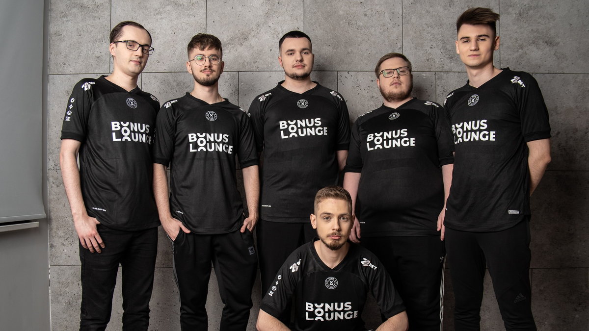 9INE zawalczy o awans na BLAST-a. Polska transmisja na kanale Izaka ...