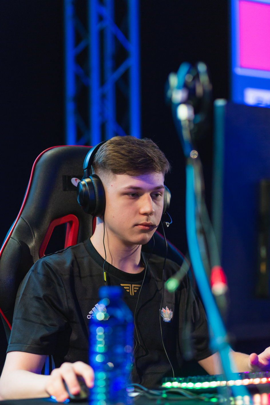 Ten młody Polak jest już gwiazdą. Nie uwierzysz ile ma lat i gdzie gra ...