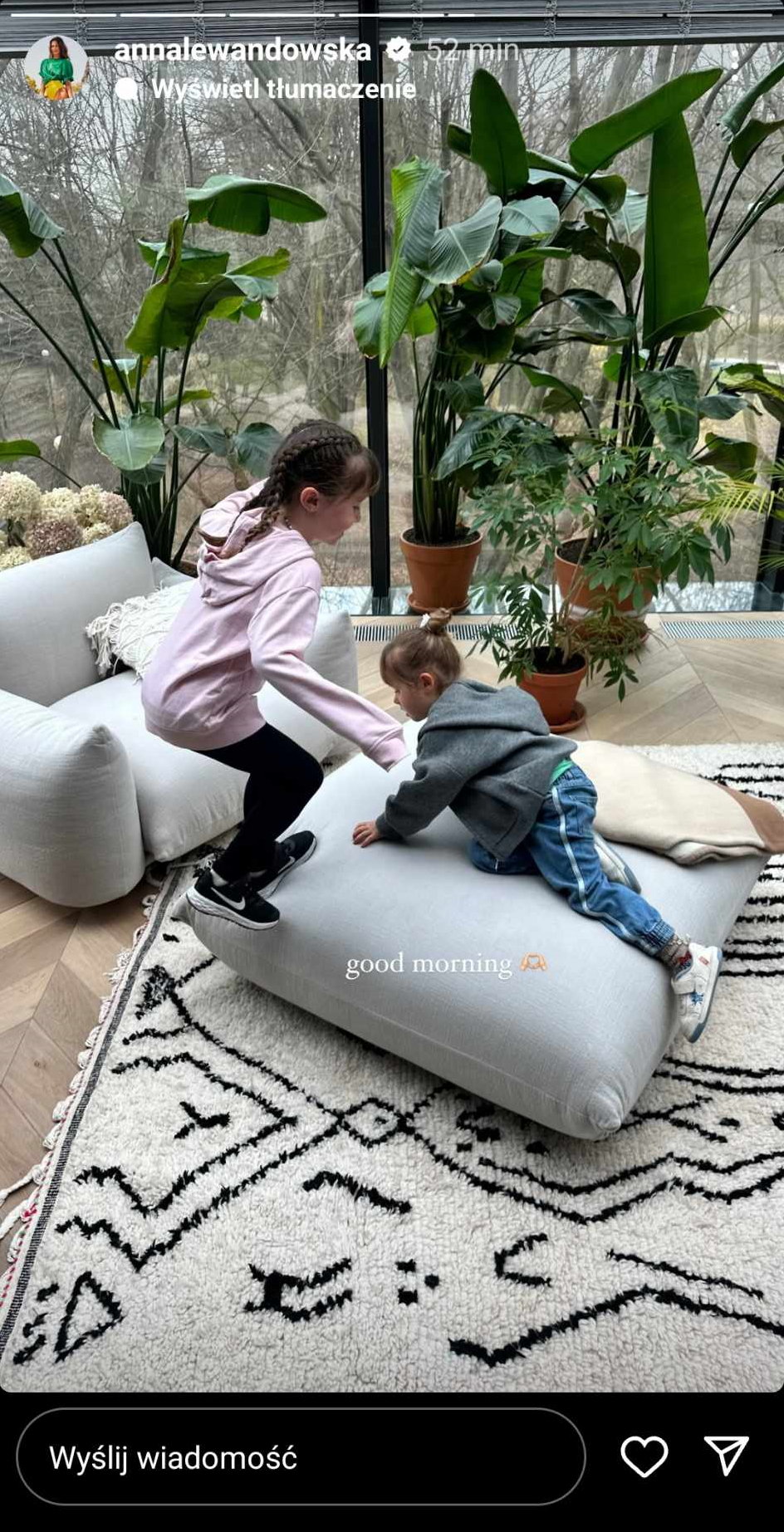 Anna Lewandowska z córkami w Warszawie. Tak spędzają wolne chwile ... Anna Lewandowska z córkami w Warszawie. Tak spędzają wolne chwile ...
