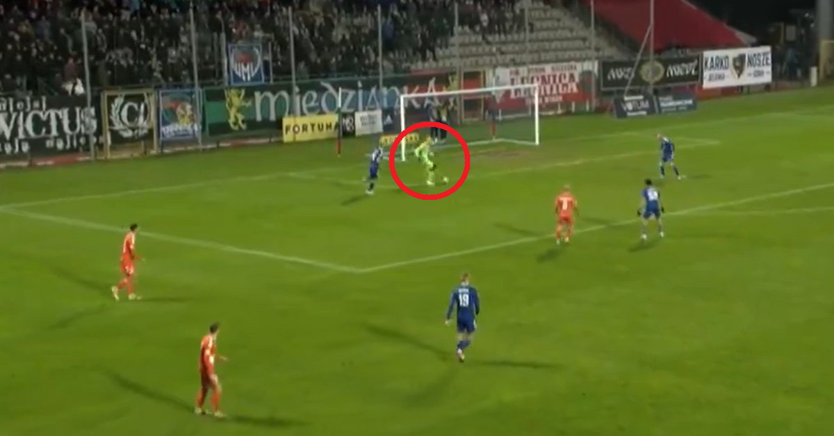 Kuriozalny gol w polskiej lidze. Co za katastrofa [WIDEO] - Przegląd Sportowy Onet
