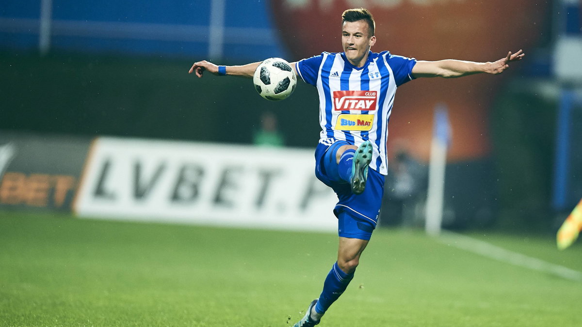 Arkadiusz Reca - takiego piłkarza potrzebuje polski futbol - Przegląd ...