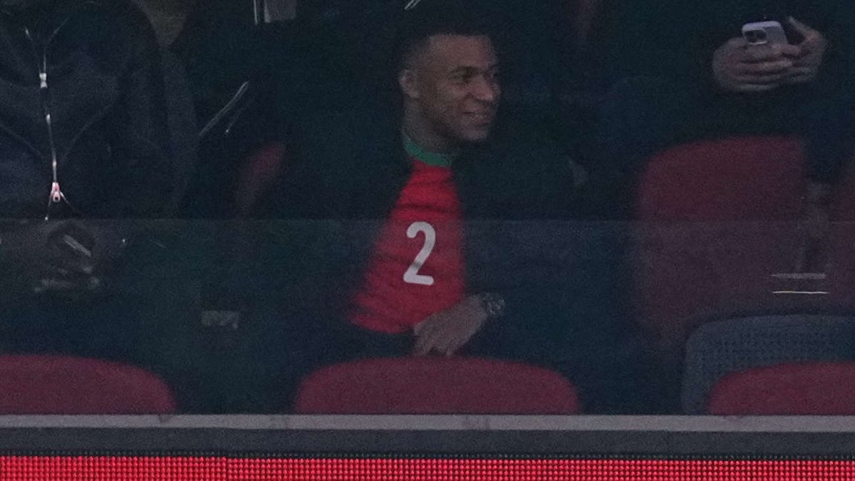 Zaskoczenie! Oto gdzie w drugi dzień świąt wylądował Kylian Mbappe ...