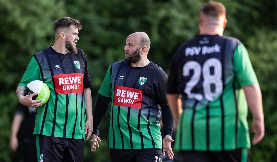 Stworzył nietypową ligę piłkarską. Najciężsi zawodnicy ważą 150 kg ...