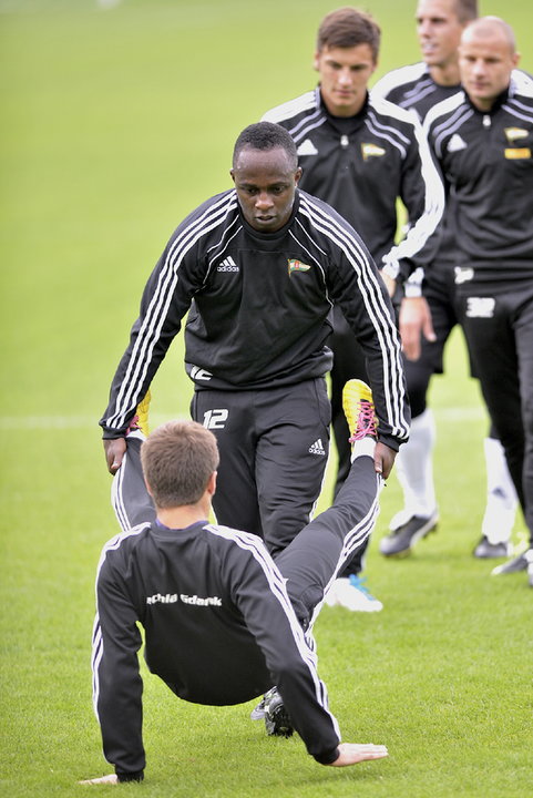 Olisadebe trenuje z Lechią - Przegląd Sportowy Onet