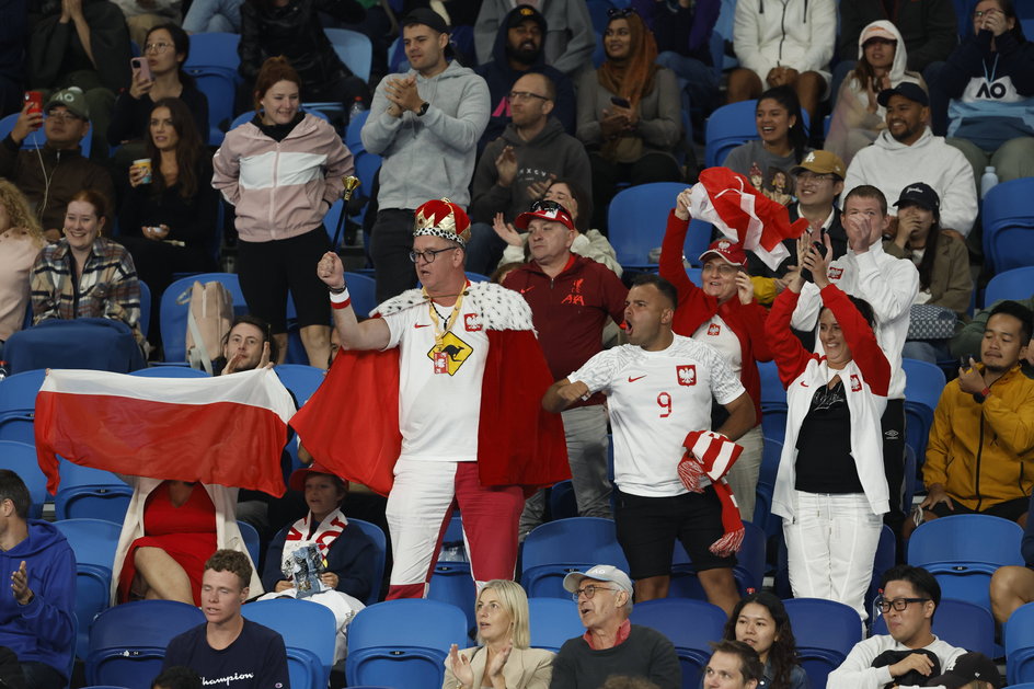 Nie przyniósł szczęścia Hubertowi Hurkaczowi. On kradnie show na meczach Polaków? - Przegląd ...