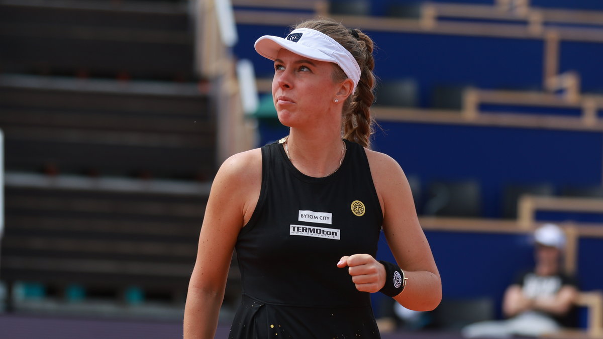 Magdalena Fręch - Dominika Salkova: relacja na żywo. WTA 250 w Pradze ...