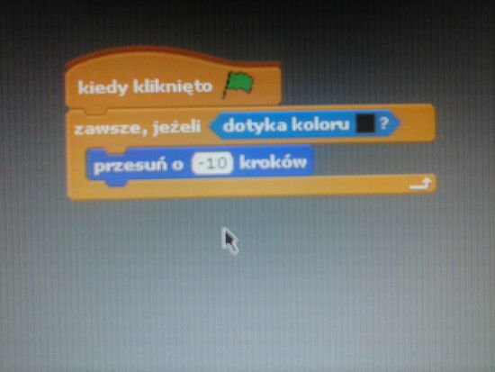 Co zrobić żeby w scratch duszek nie przechodził przez ściany ...