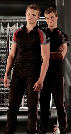 Cato vs Marvel ( igrzyska Śmierci ) ? - Zapytaj.onet.pl